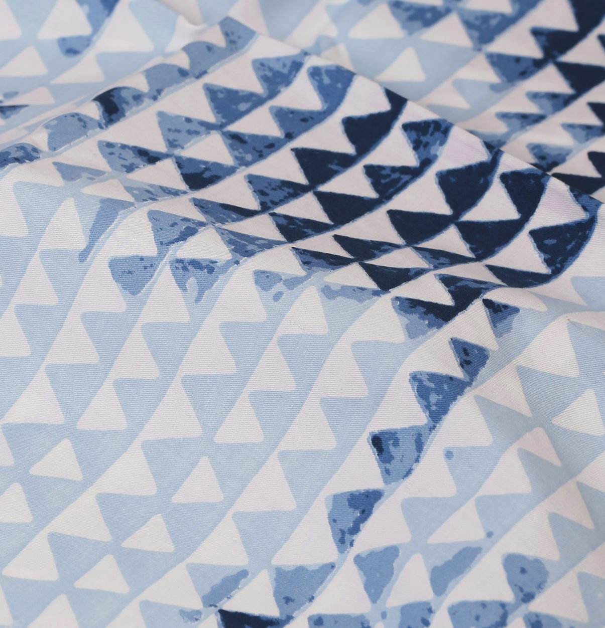 Buy Star Triangle Cotton Bed Sheet – Blue- With 2 pillow covers – Thoppia